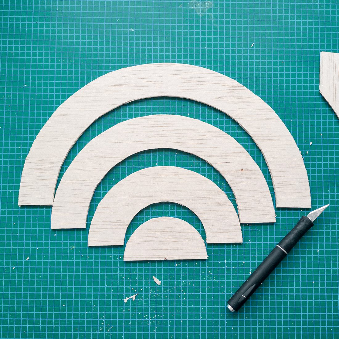 DIY - Mobile arc-en-ciel - L'An Vert du Décor